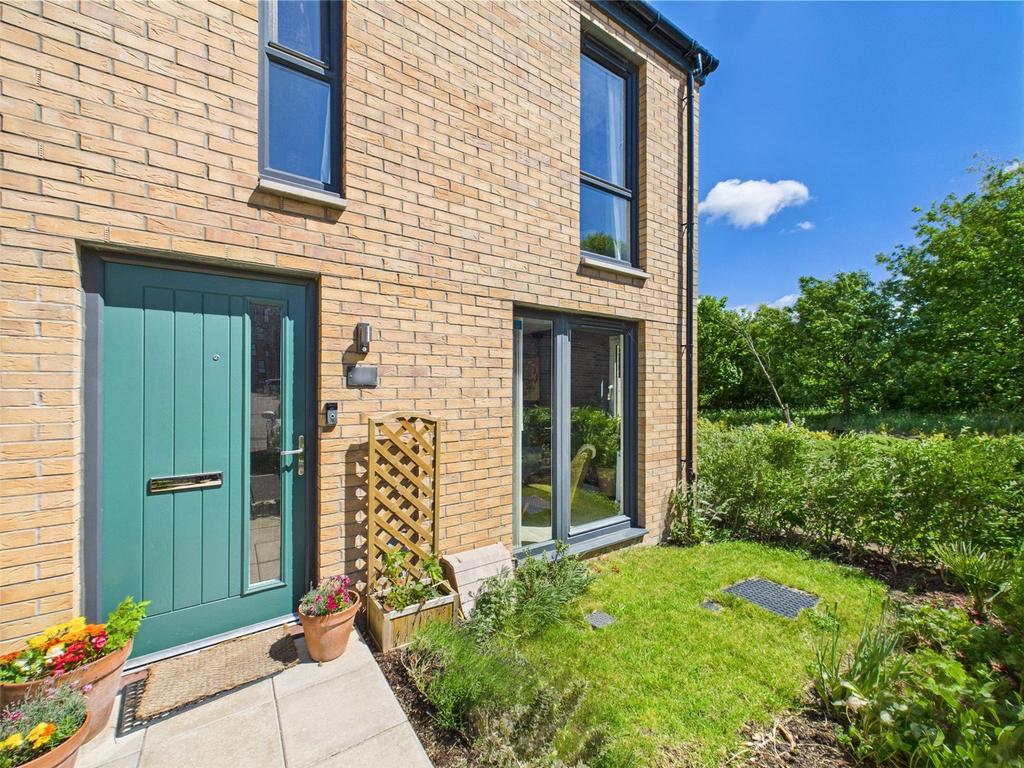 Cunningham Square, Edinburgh... 3 bed end of terrace house - £1,900 pcm ...