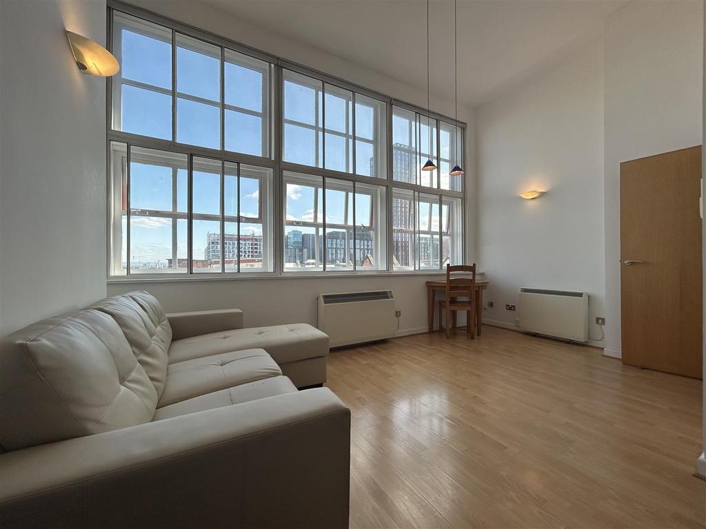 Lancaster 80 City Centre 1 bed apartment - £1,250 pcm (£288 pw)