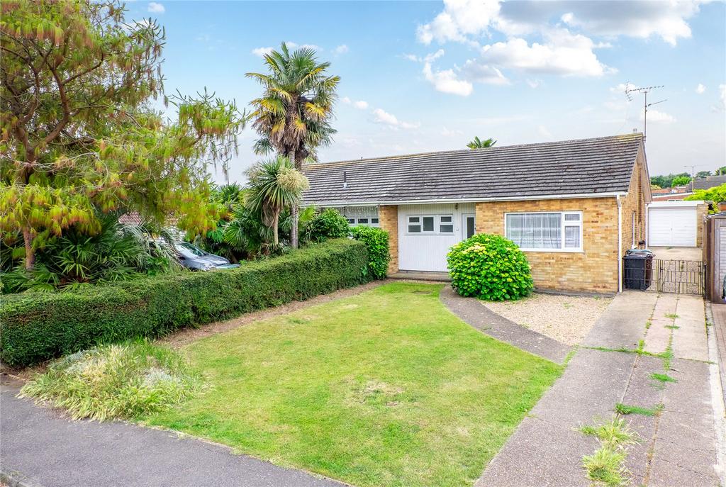 Via Romana, Chalk, Kent, DA12 2 bed bungalow for sale - £350,000