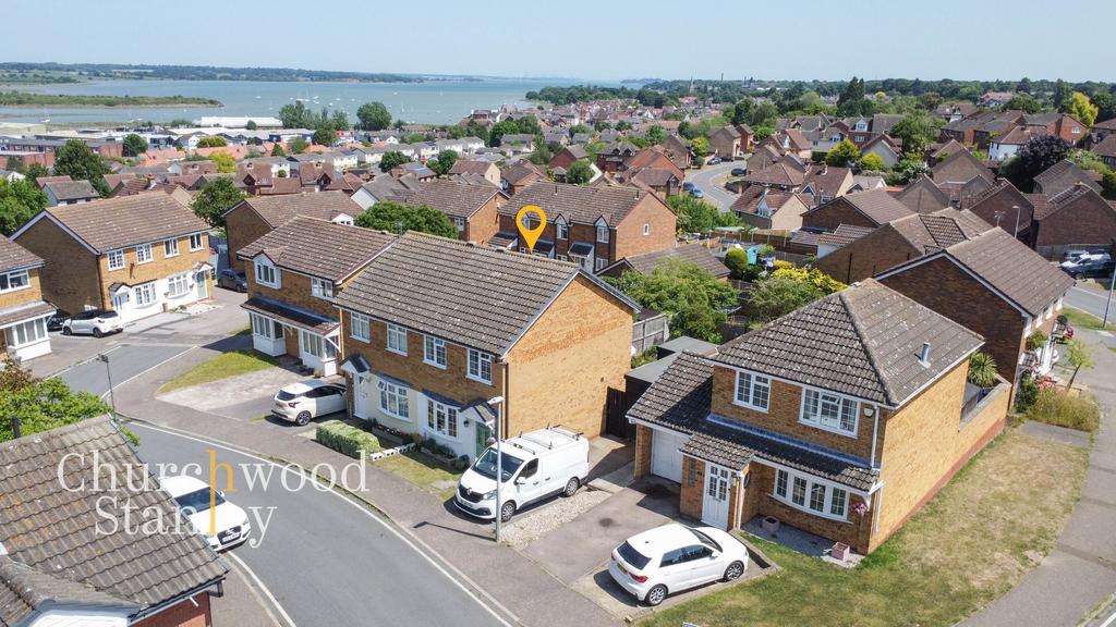 Barker Close, Lawford, CO11 2 bed semi-detached house - £285,000