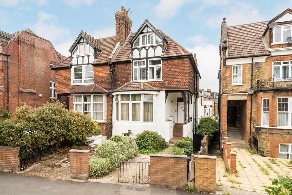 Palace Road, London SW2 1 bed flat for sale - £340,000