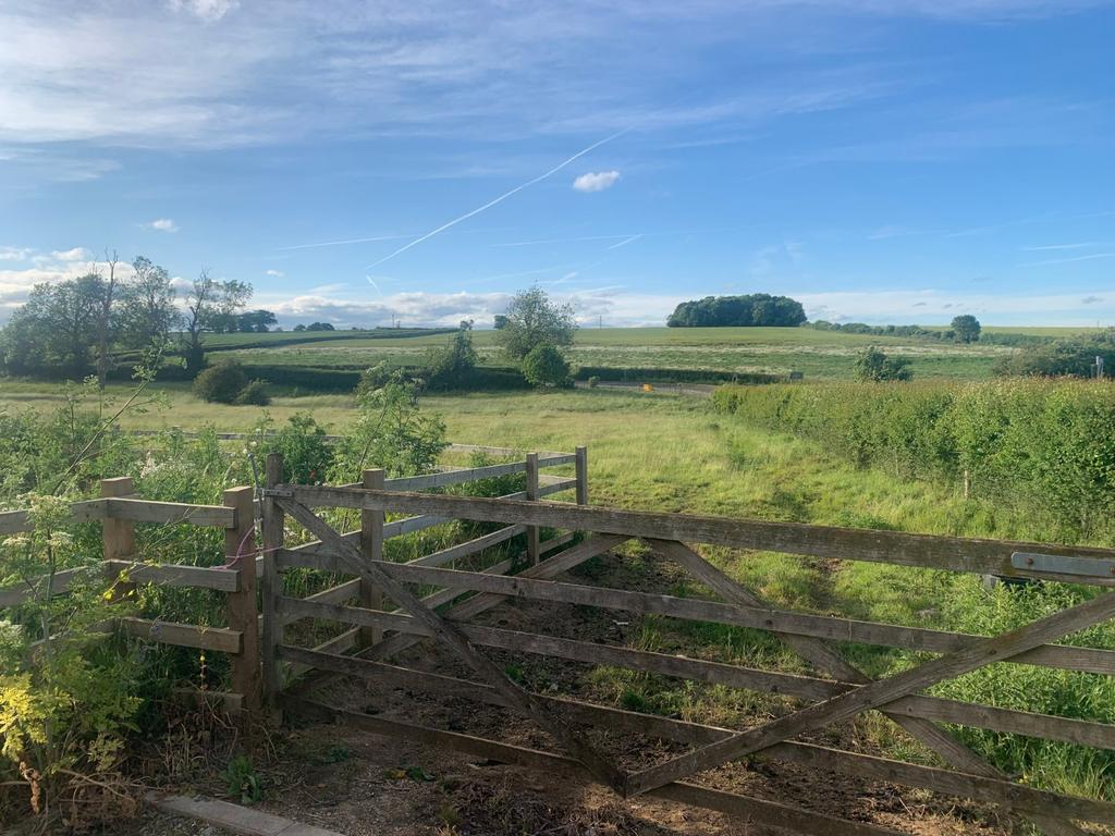 Lower Benefield Land - £75,000