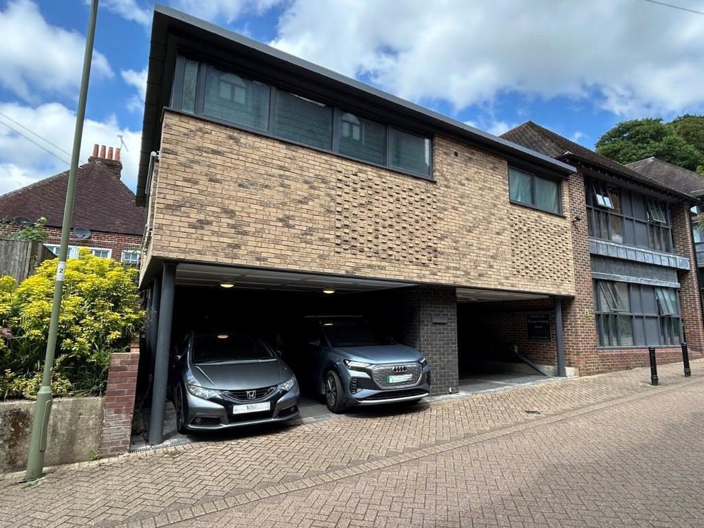 Old Station Approach, Winchester... 1 bed flat - £425,000