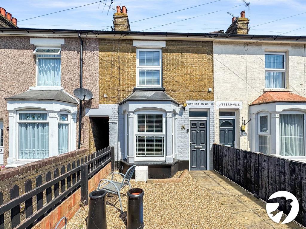 Tonge Road, Sittingbourne, Kent, ME10 3 bed terraced house - £250,000