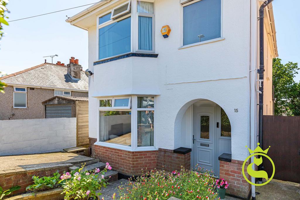 Fortescue Road, Poole BH12 3 bed detached house for sale - £350,000