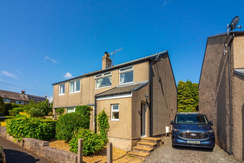 Grasmere Crescent, Kendal, LA9 3 bed semi-detached house for sale - £ ...