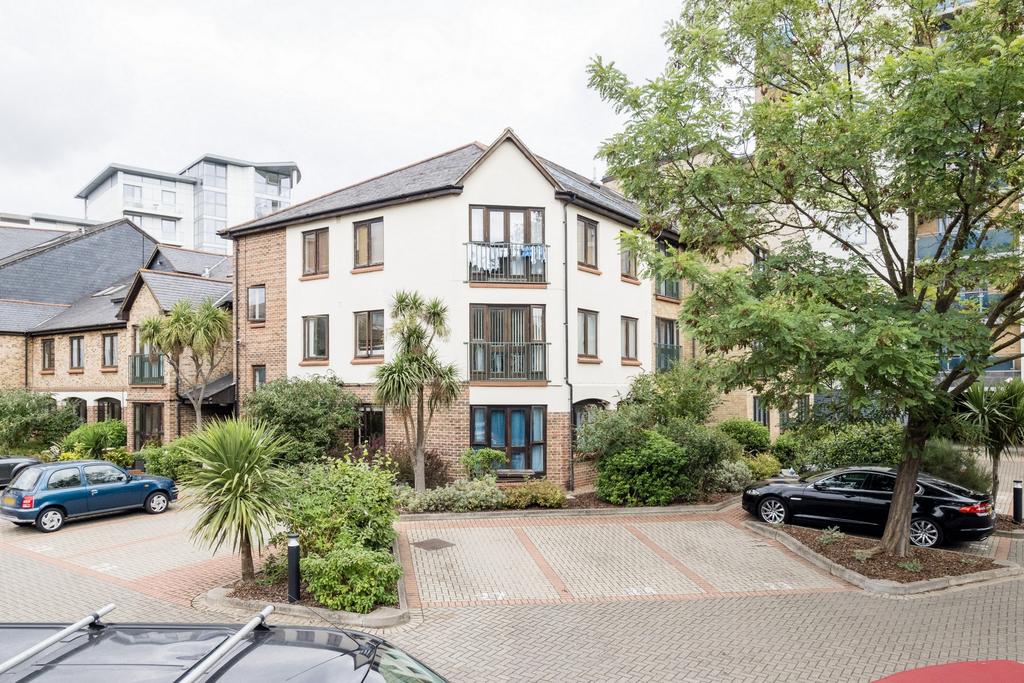 Plough Way, London SE16 2 bed flat - £2,350 pcm (£542 pw)