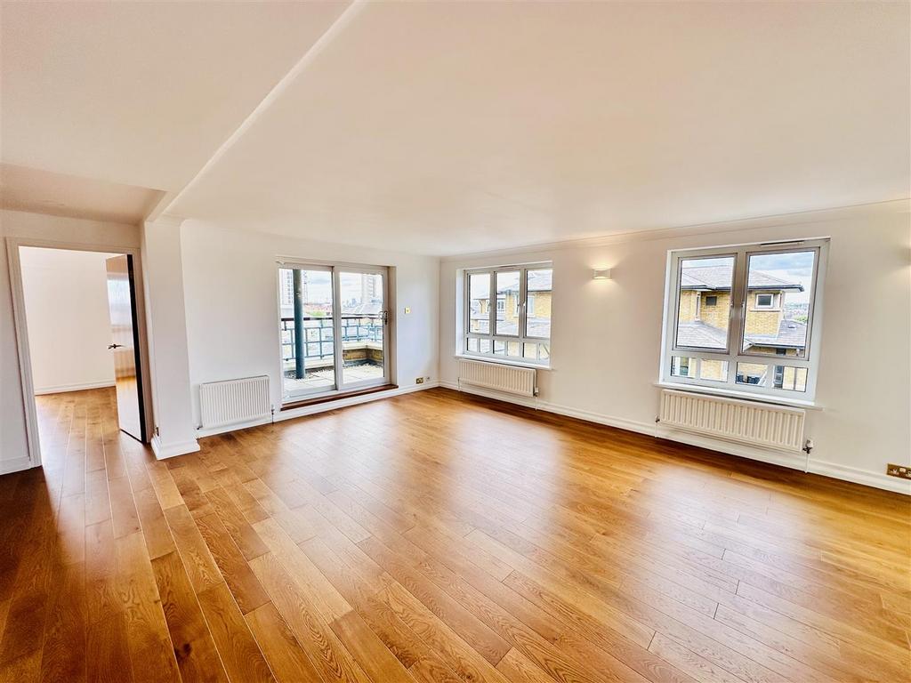 Falcon Lodge, London W9 3 bed flat - £4,200 pcm (£969 pw)