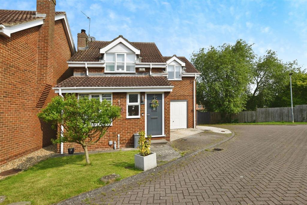 Nettleton Garth, Burstwick HU12 4 bed detached house - £260,000