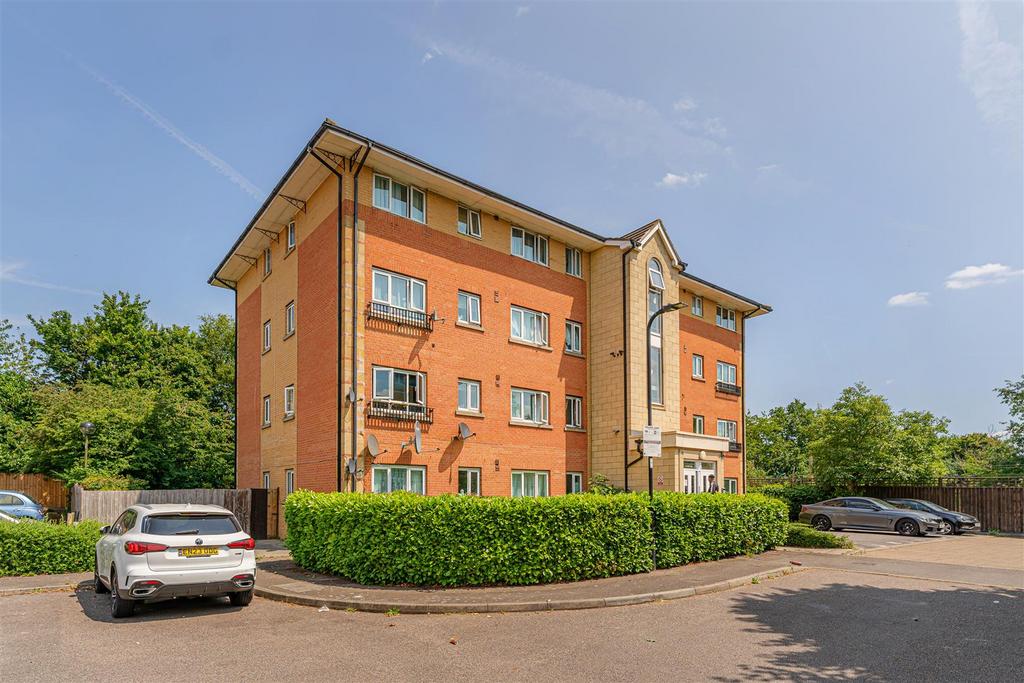 Hudson Way, London, N9 2 bed flat - £199,999