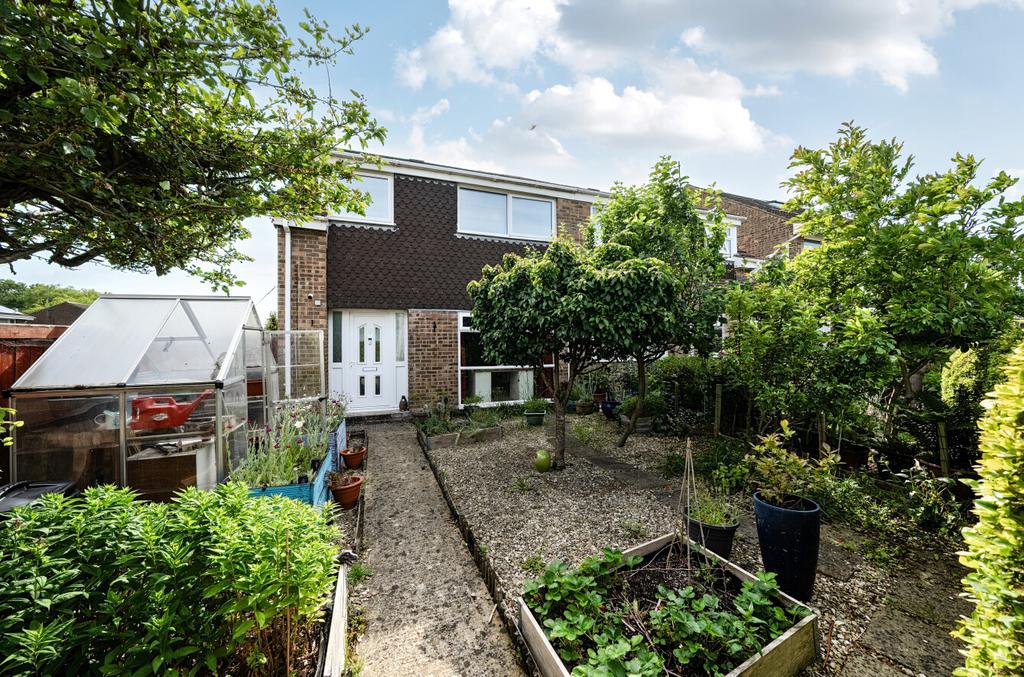 Tryon Close, Liden, Swindon, SN3 3 bed semi-detached house for sale - £ ...