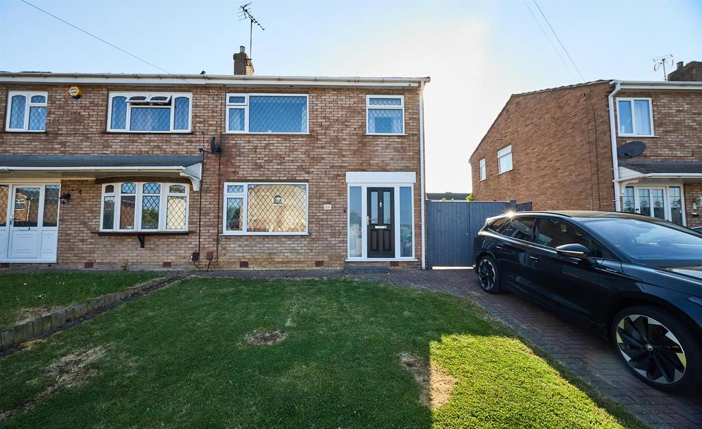 Begonia Drive 3 bed semi-detached house for sale - £280,000