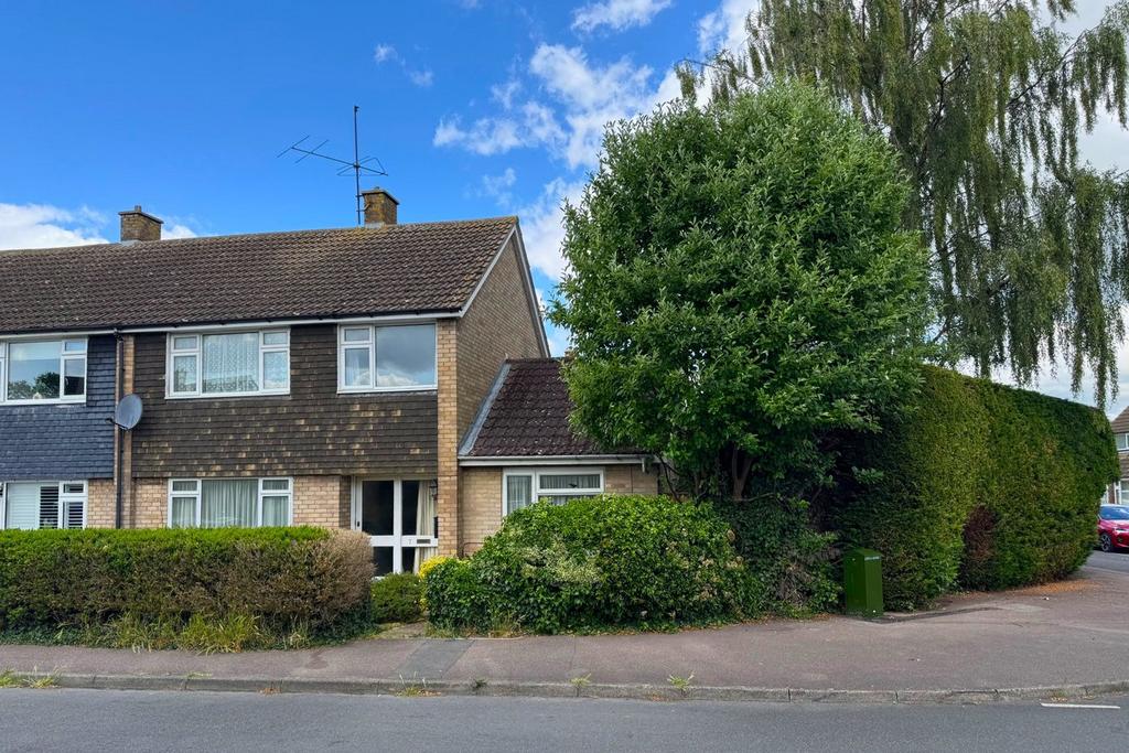 Saxon Avenue, Stotfold, Hitchin, SG5 3 bed semi-detached house for sale ...