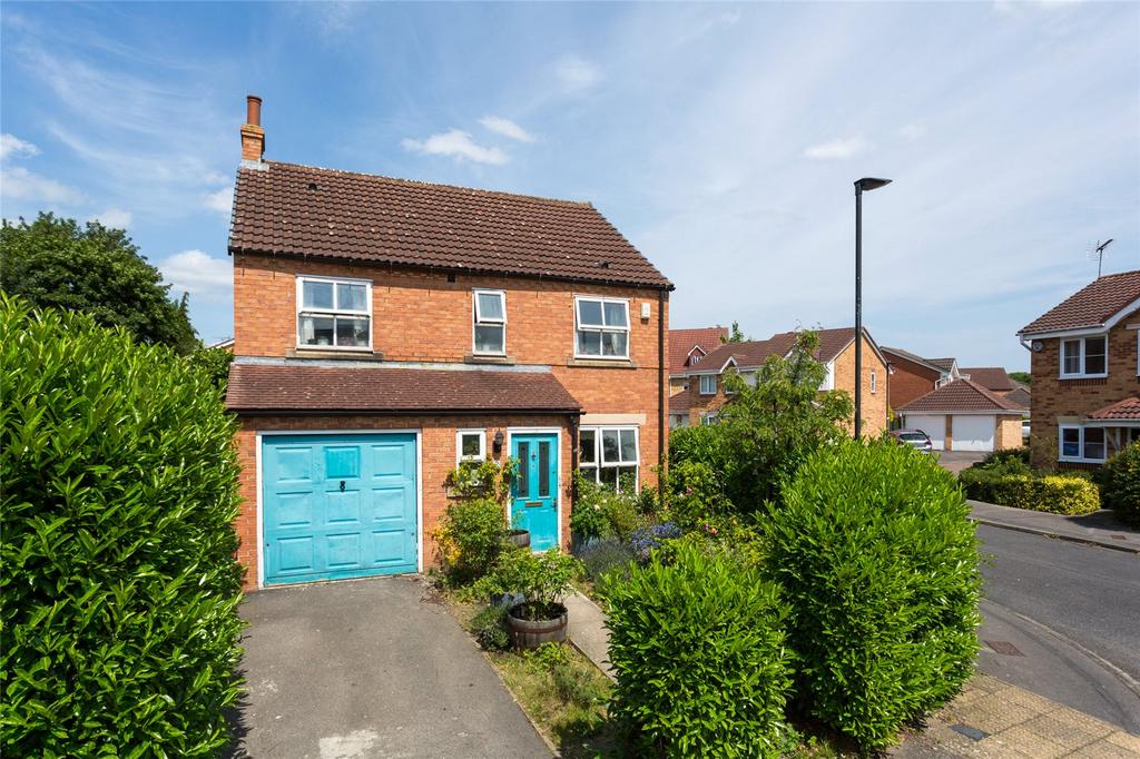 Marten Close, North Yorkshire YO30 4 bed detached house for sale - £375,000
