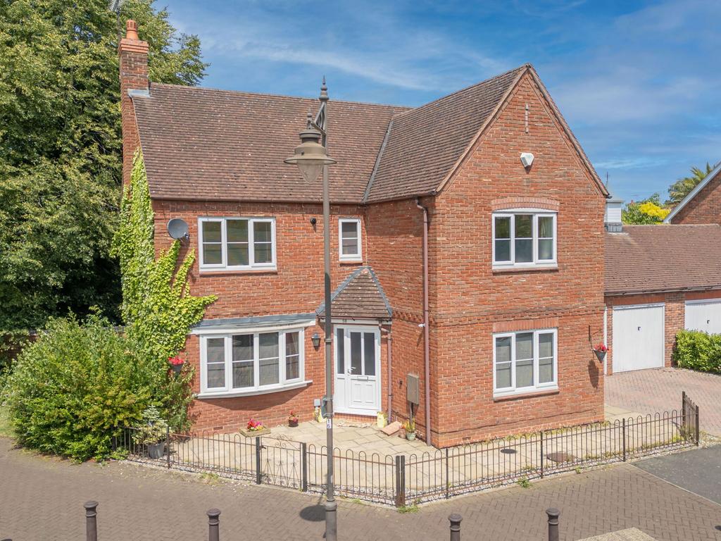 Tythe Barn Lane, Solihull B90 4 bed detached house - £575,000