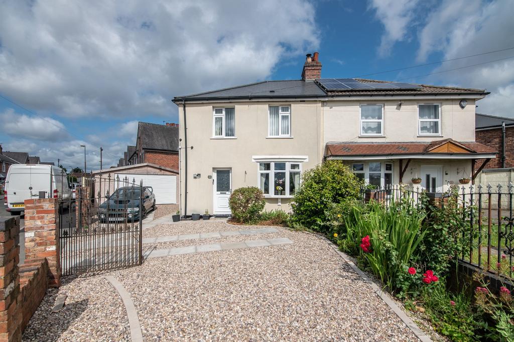 Dudley DY2 3 bed semi-detached house - £255,000