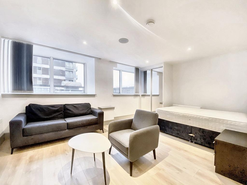 Mercantile House, 38 Market Square, UB8 1 bed apartment - £1,250 pcm (£ ...