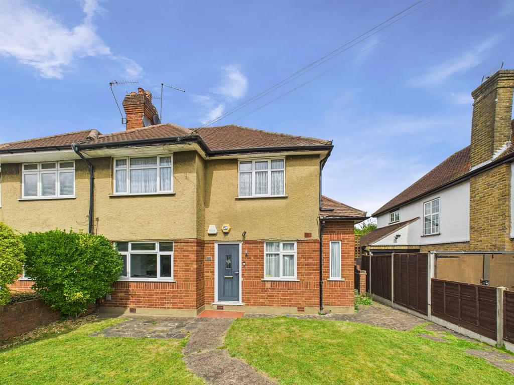 Manor Way, Ruislip, HA4 2 bed flat for sale - £450,000