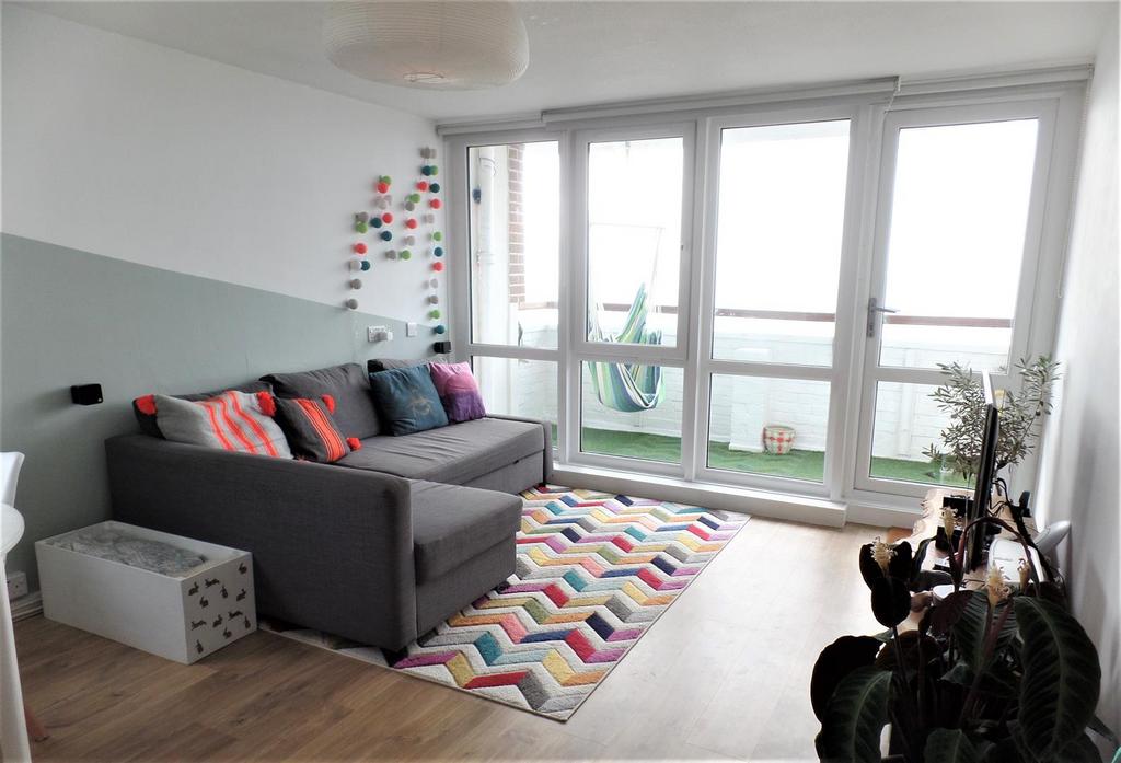 Tyson Place, Grosvenor Street, Brighton 2 bed flat - £290,000