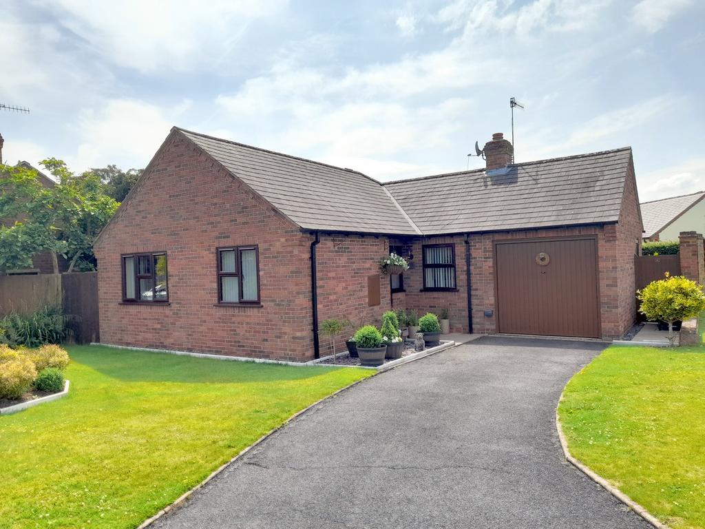Maes Yr Ysgol, Llanfechain SY22 2 bed detached bungalow - £275,000