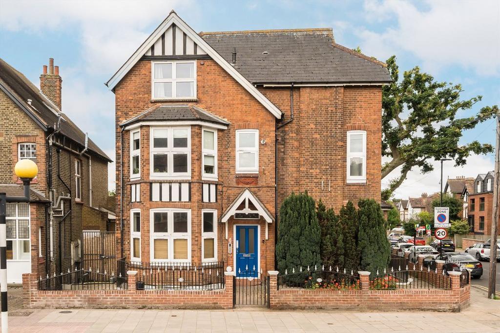 Mitcham Lane, London SW16 2 bed flat for sale - £425,000