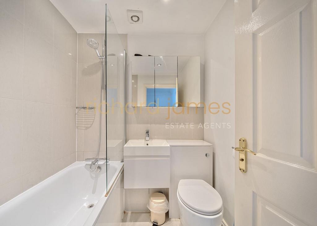 Arlington Green, Mill Hill, NW7 2 bed terraced house for sale - £569,950