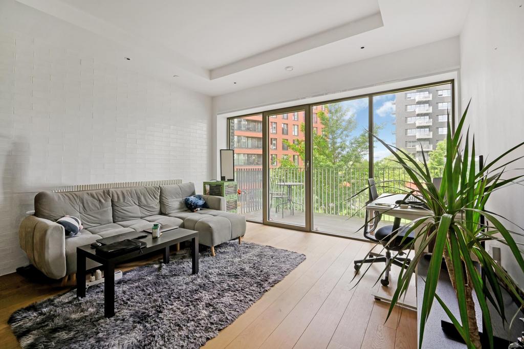 Hercules House, 18 Botanic Square, E14 2 bed flat - £550,000