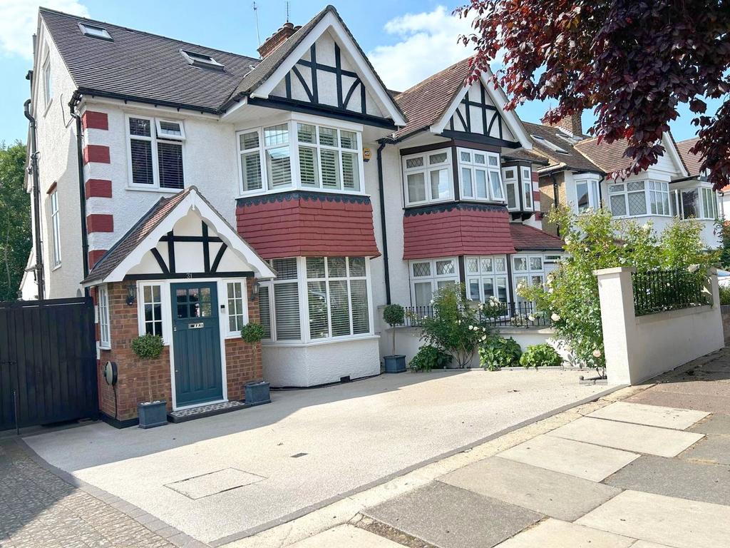 Maxwelton Avenue, Mill Hill, London, NW7 4 bed semi-detached house - £ ...