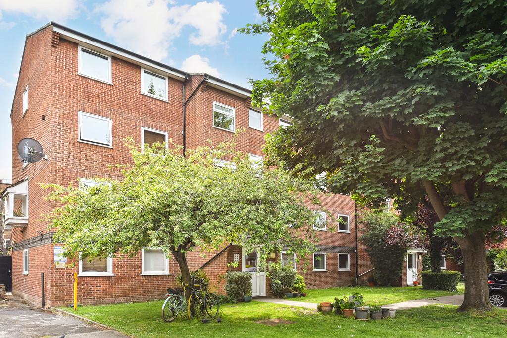 Park Close, London E9 2 bed apartment for sale - £485,000