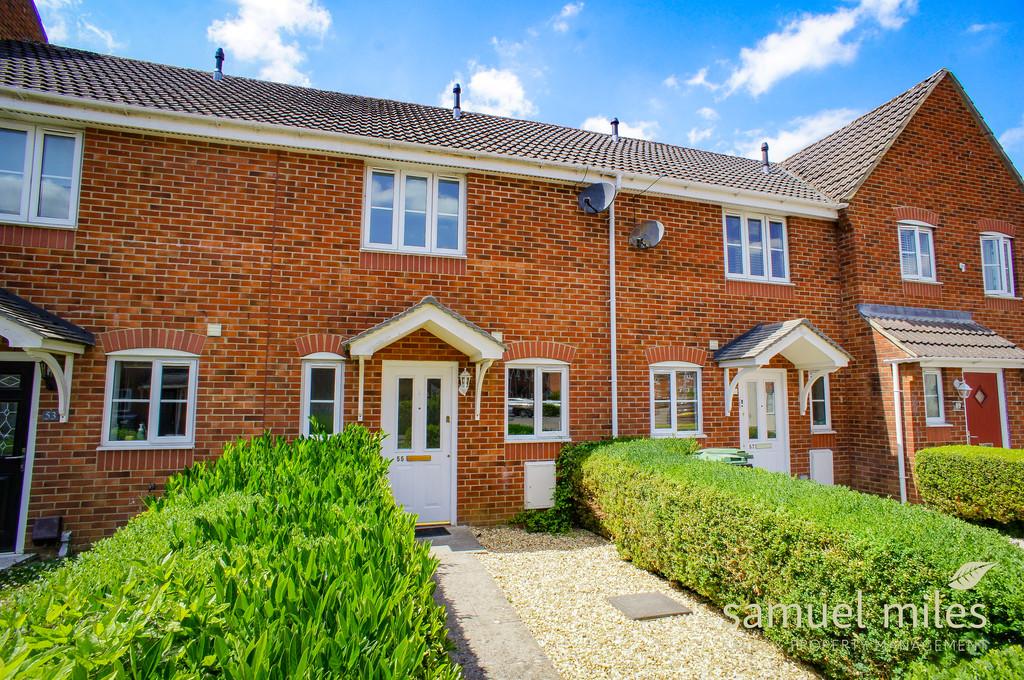 Sprats Barn Crescent, Wiltshire SN4 2 bed terraced house - £1,000 pcm ...