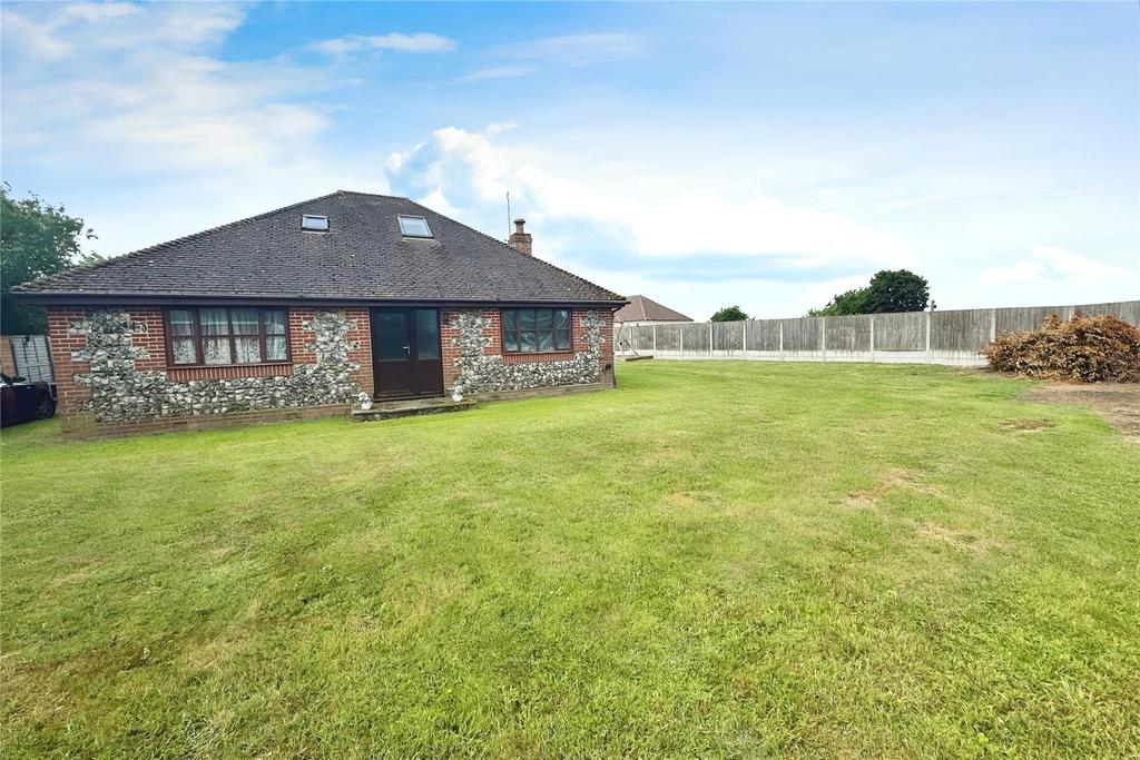 Throwley Forstal, Kent ME13 4 bed bungalow for sale - £725,000