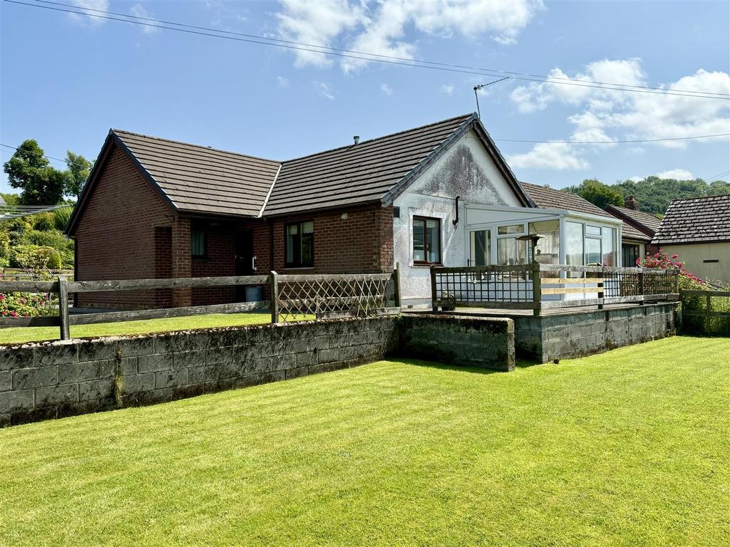 Cwmann, Lampeter 3 bed detached bungalow - £240,000