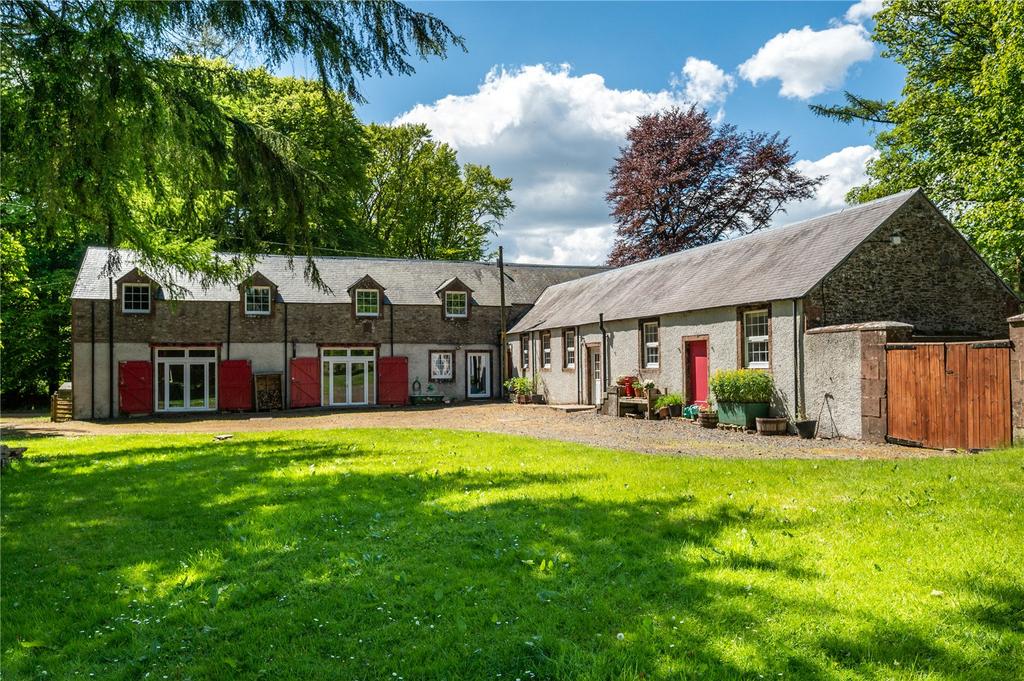 The Coach House & The Stables... 6 bed detached house for sale - £500,000