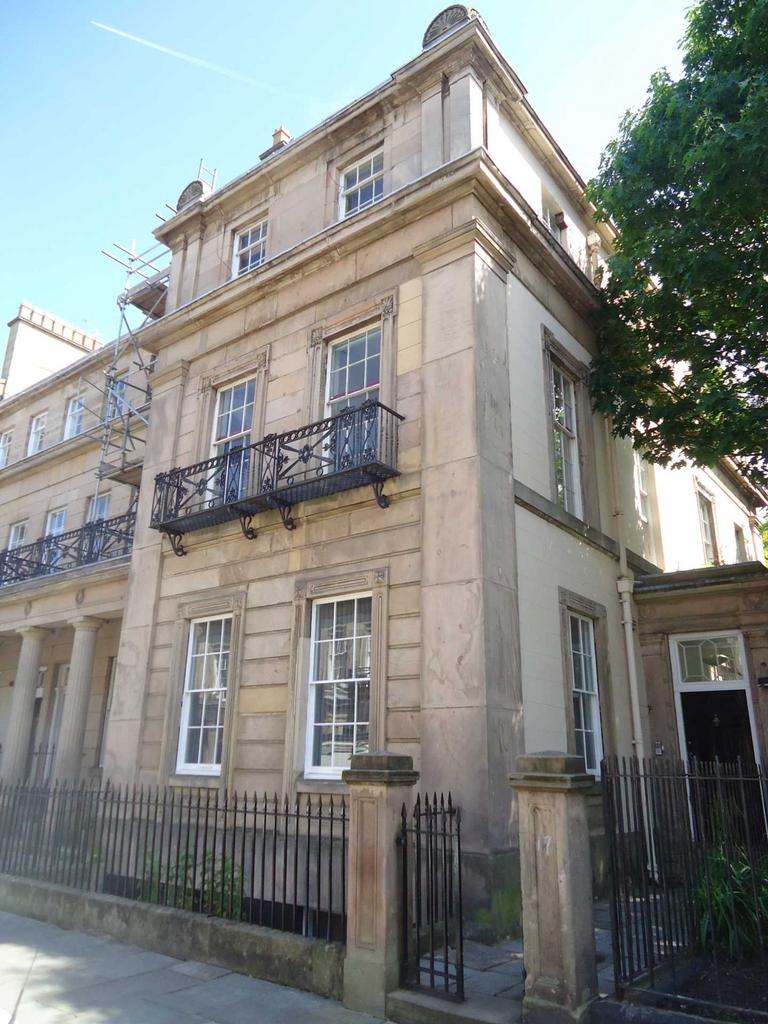 Percy Street (Managed), Liverpool... 3 bed apartment - £1,450 pcm (£335 pw)