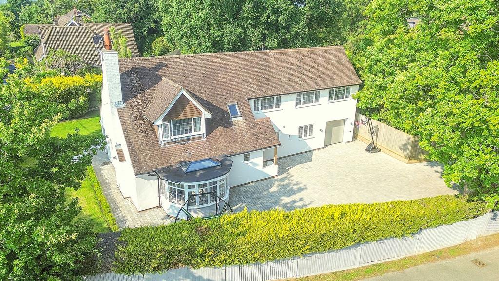 Snowdrop Lane, Lindfield, RH16 4 bed detached house for sale - £1,400,000