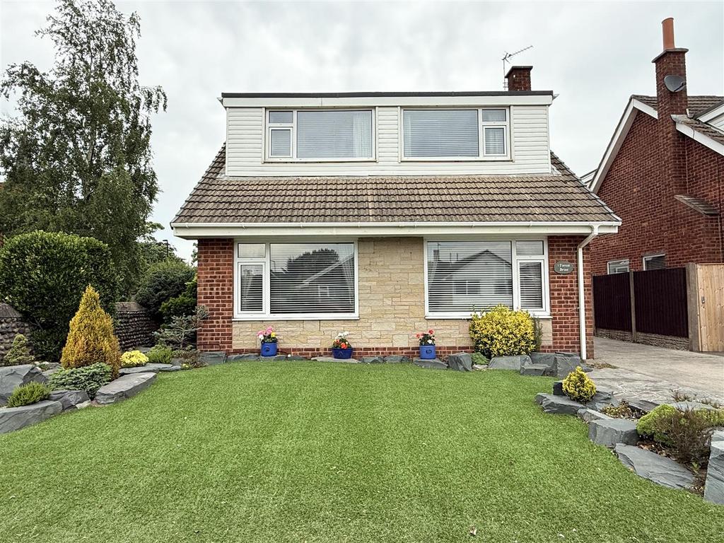 Forest Drive, Lytham 3 bed detached house for sale - £395,950