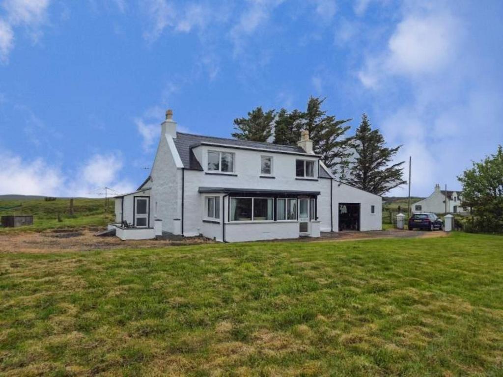 Garbh Reisa, 17 Earlish, Portree... Garage - £245,000
