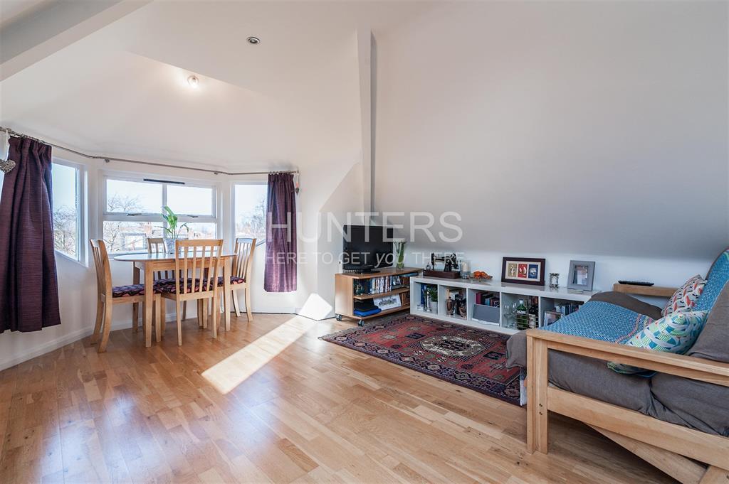 Manstone Road, Kilburn, NW2 1 bed flat - £1,700 pcm (£392 pw)