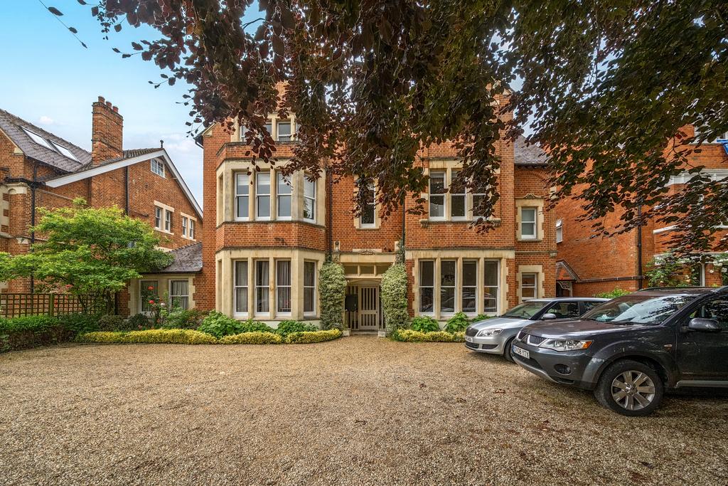 165 Woodstock Road, Oxford OX2 1 bed flat - £1,700 pcm (£392 pw)