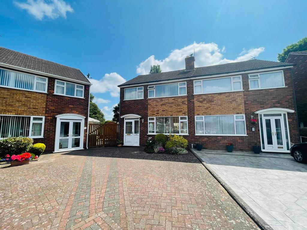 Jayne Close, West Bromwich, B71 3 bed semi-detached house - £270,000