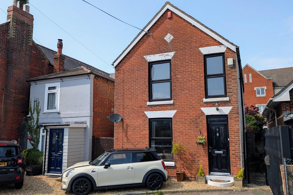 MALTHOUSE LANE, FAREHAM 4 bed detached house for sale - £375,000