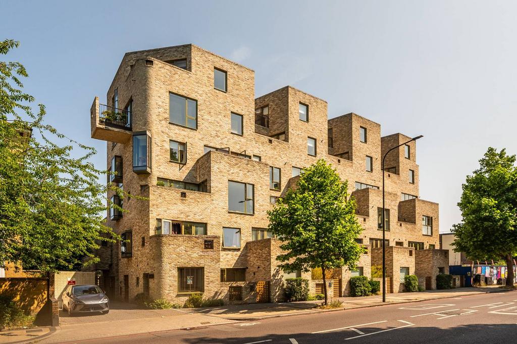 Peckham Road, Peckham, SE15 2 bed flat for sale - £630,000