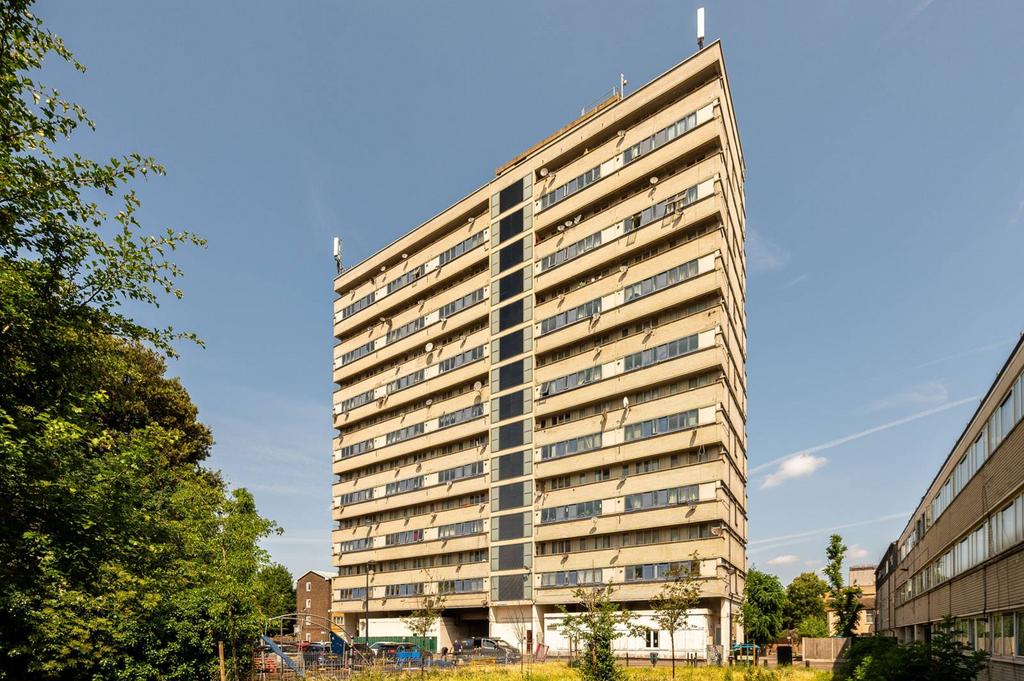 Pelican Estate, Peckham Rye, London... 2 bed flat - £250,000