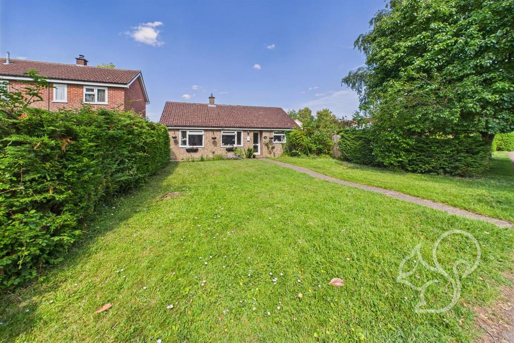 The Glebe, Bury St. Edmunds IP29 3 bed detached bungalow - £325,000