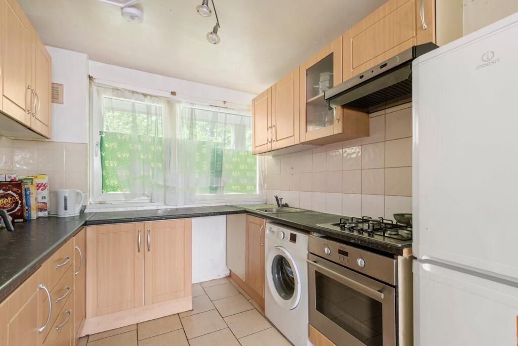Kinross House, Bemerton Estate, Kings... 4 bed flat to rent - £4,398 ...