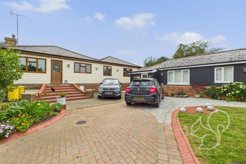 Wharf Road, Heybridge Maldon CM9 3 bed semi-detached bungalow for sale ...
