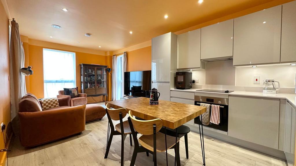 Galyon Point, Gallions Road, London E16 2 bed apartment for sale - £107,500