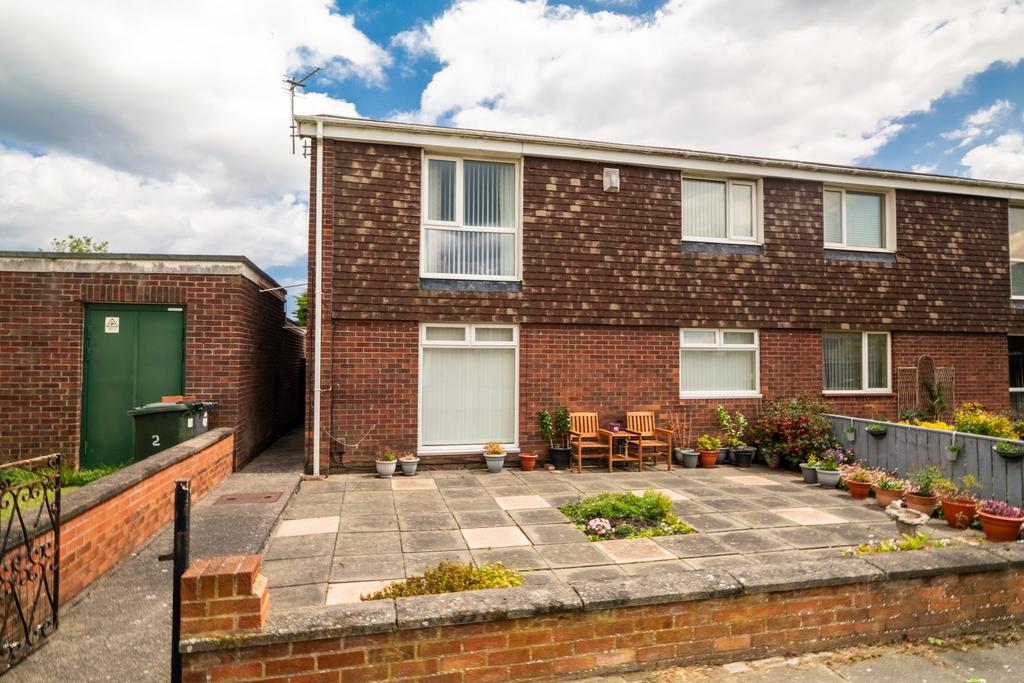 Arran Place, North Shields NE29 2 bed flat for sale - £120,000