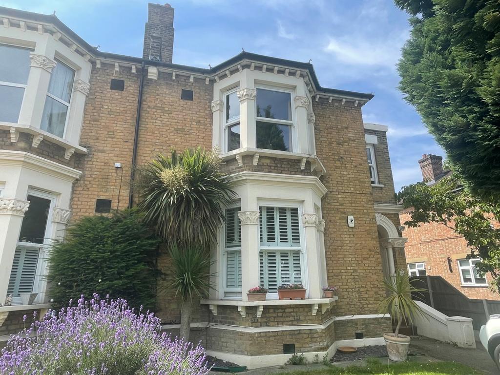 Trewsbury Road, London, SE26 2 bed flat for sale - £550,000