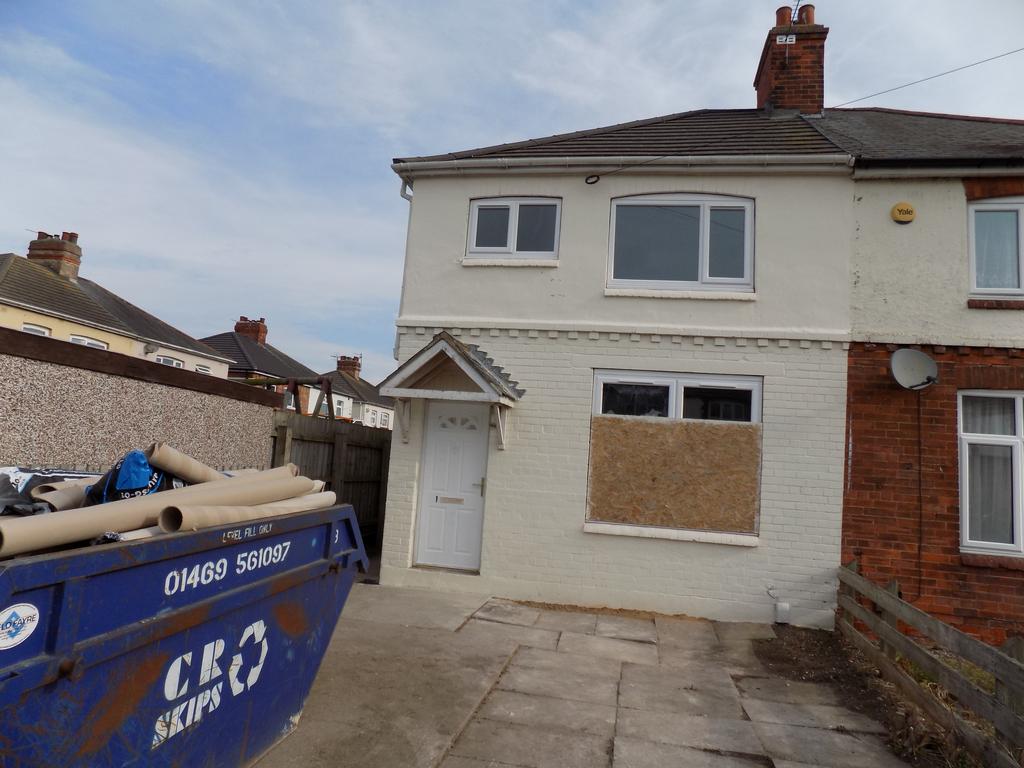 Byron Grove, Grimsby DN33 3 bed semi-detached house - £650 pcm (£150 pw)